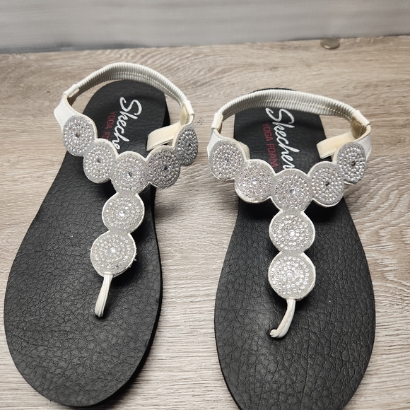 Skechers | Shoes | Skechers Rhinestone Sandals Yoga Foam Slip On Thong ...